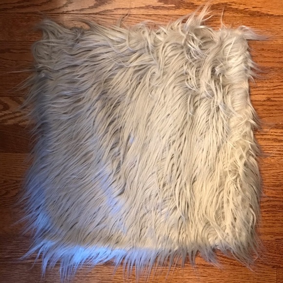 Accents | 32 17x17 Beige Furry Pillow Cover | Poshmark